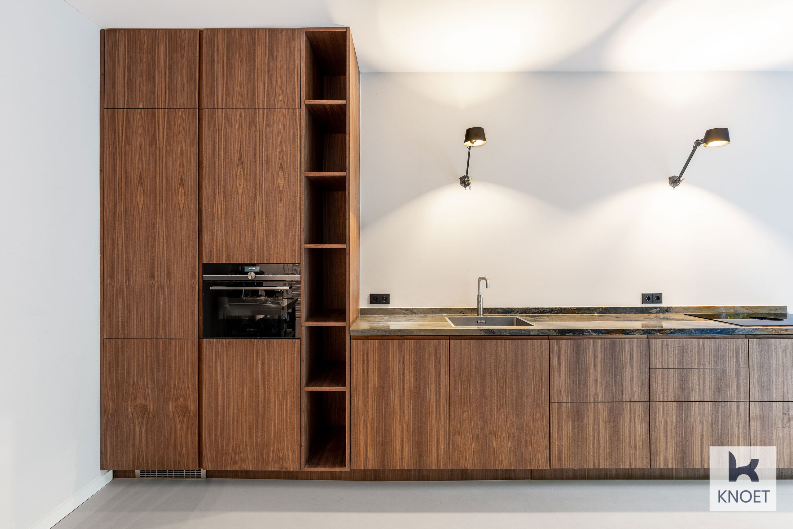 Fineer American Walnut keukenfronten - Keukenfronten.com